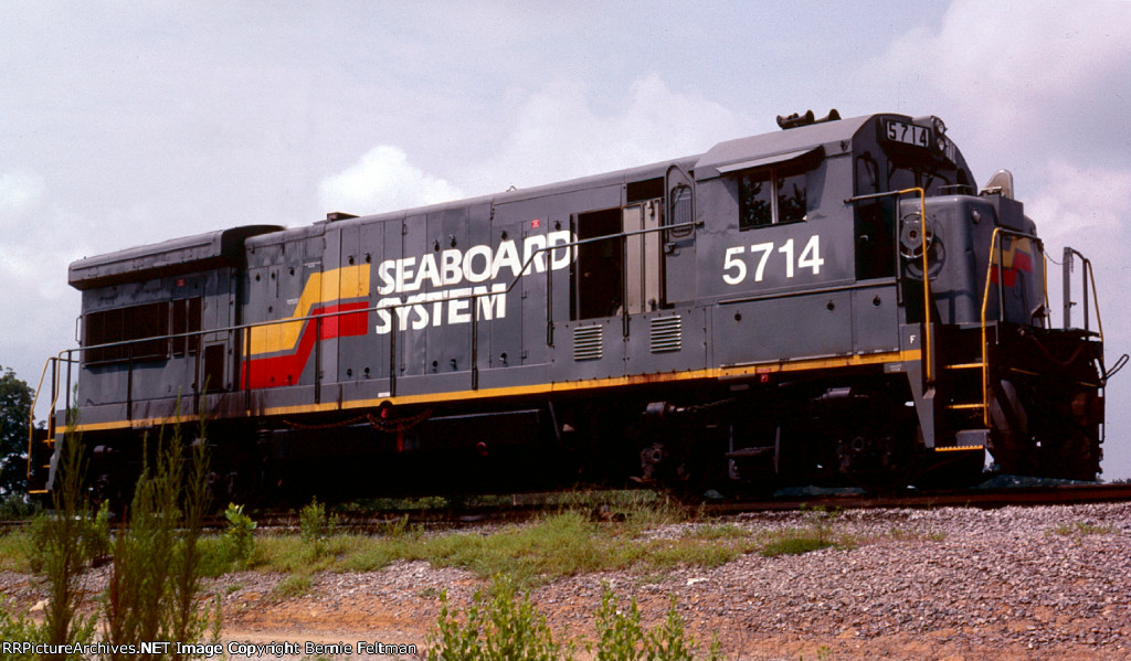 Seaboard System U36B #5714 on the Shop Track
